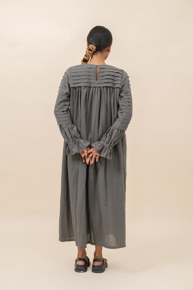 Horizontal Pleat Relexed Long Dress – Varso